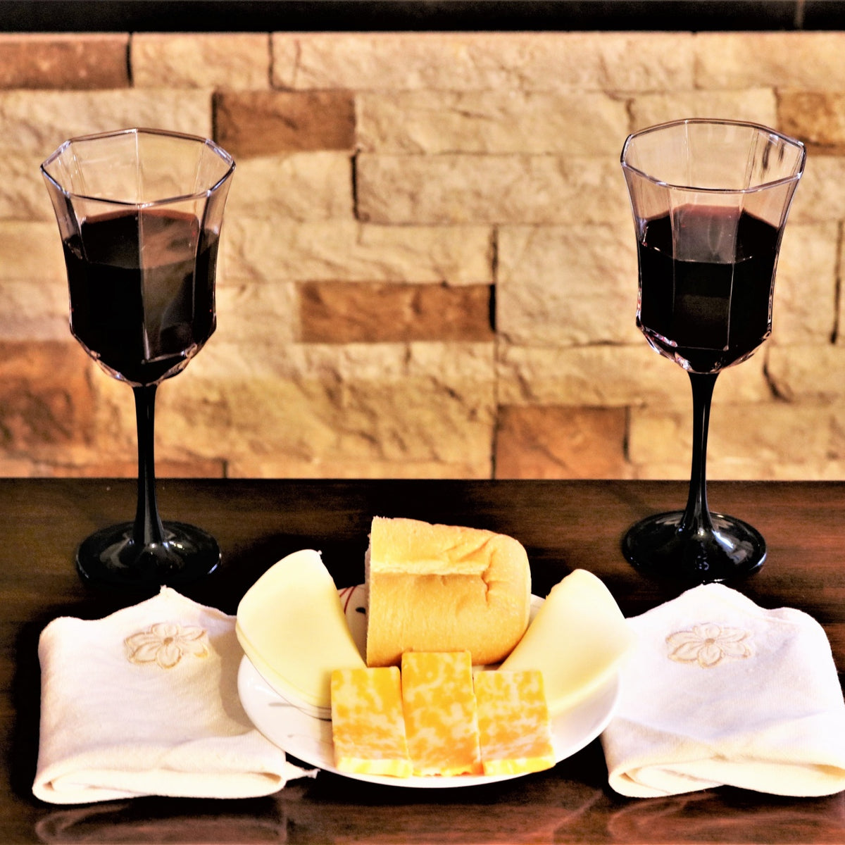 Food and wine matching rules| Alyssa Ashley